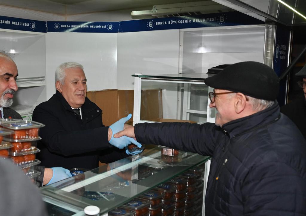 BOZBEY’DEN TATLI VE LOKMA İKRAMI – Yenişehir Harman Gazetesi